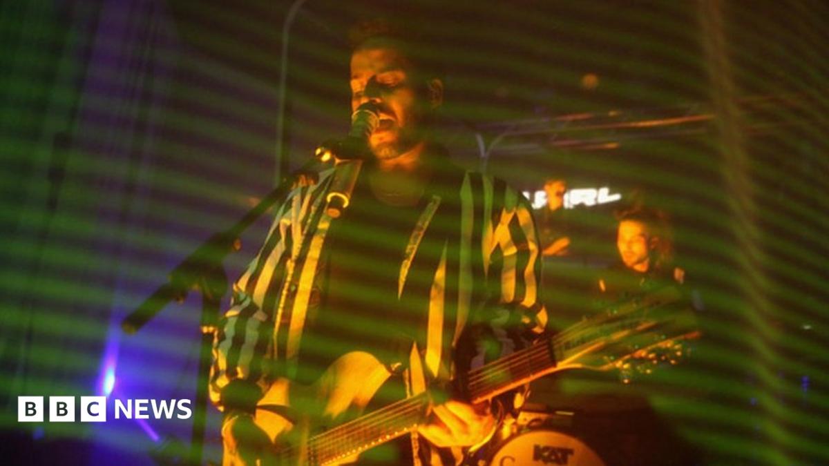 Twin Shadow undergoes surgery after bus crash - BBC News