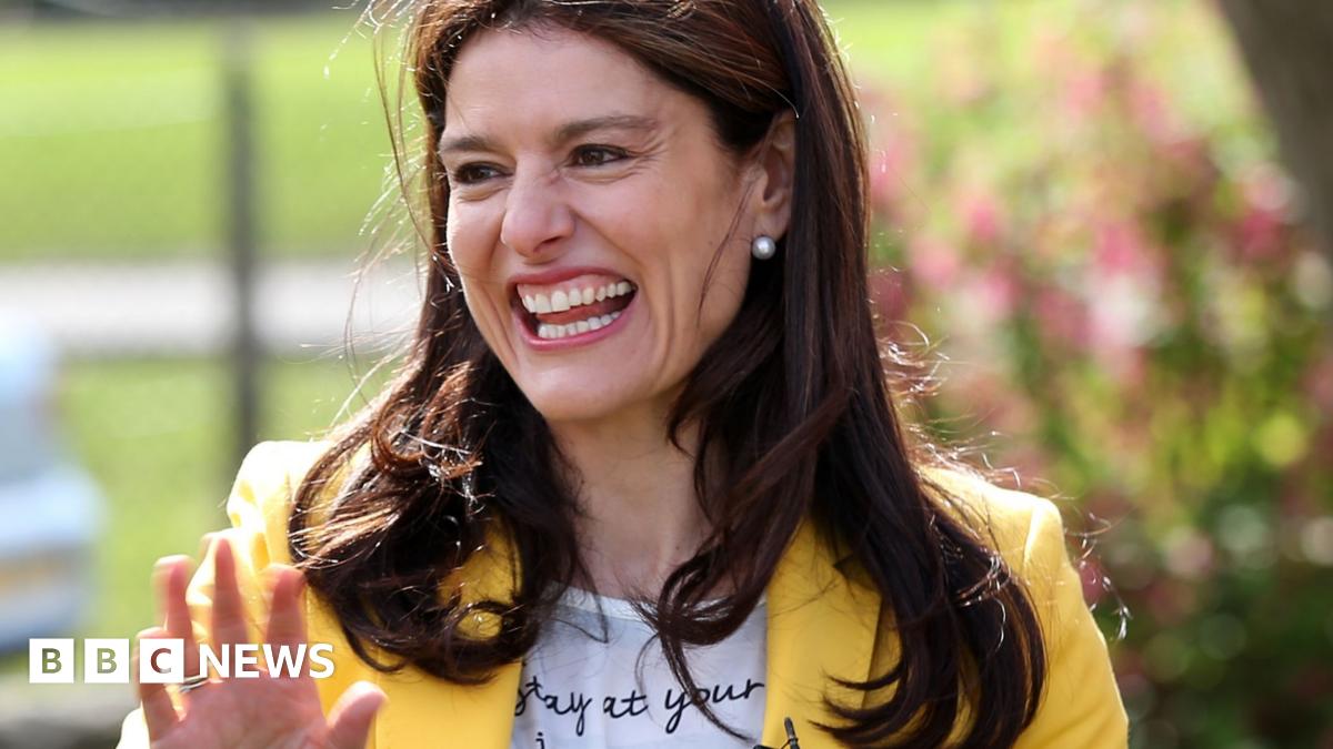 Election 2015: Clegg family write anonymous food blog - BBC News