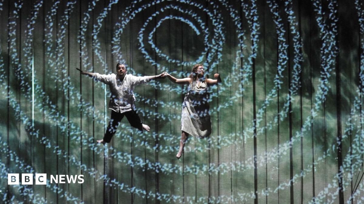 ENO cuts ticket prices for new season - BBC News