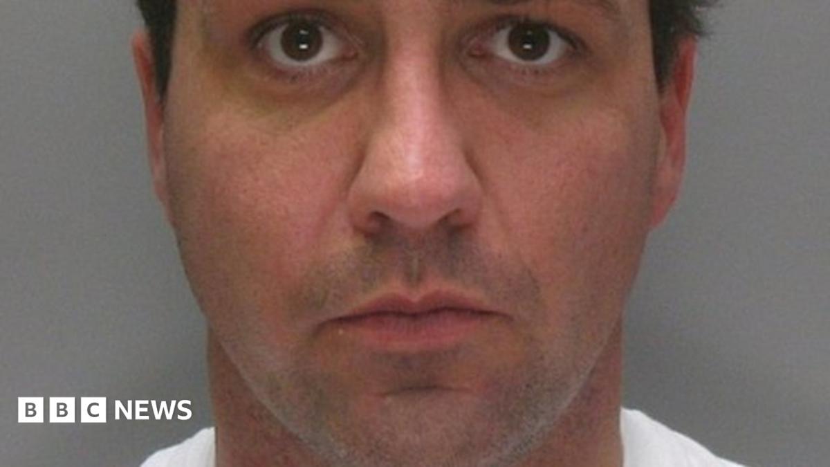 Scott Sheard death: Bouncer Stuart Humphreys guilty - BBC News