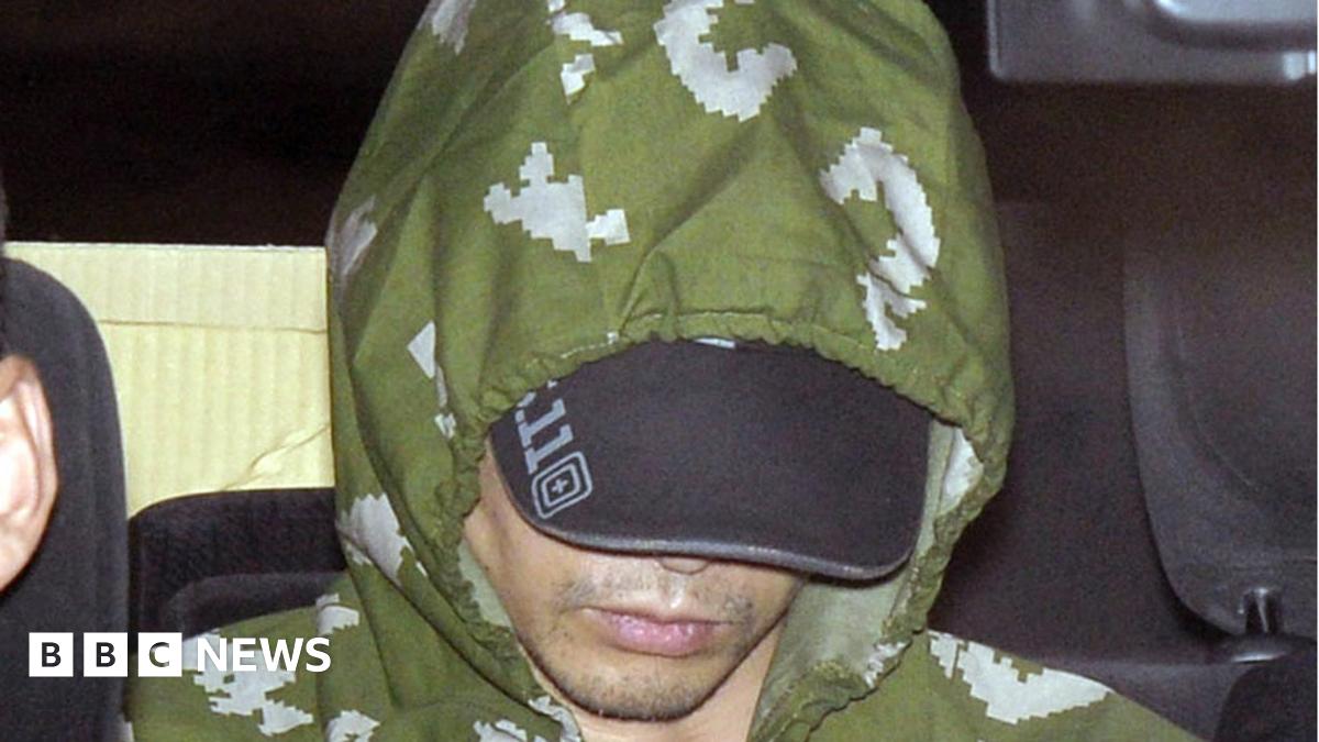 Japan radioactive drone: Tokyo police arrest man - BBC News