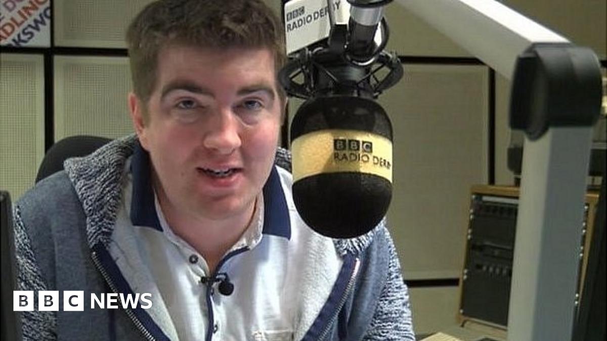 Colin Bloomfield cancer death prompts tributes - BBC News