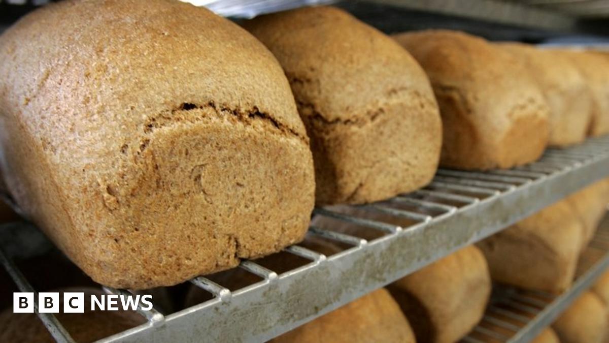 700 loaves stolen in Newport bread van robbery - BBC News