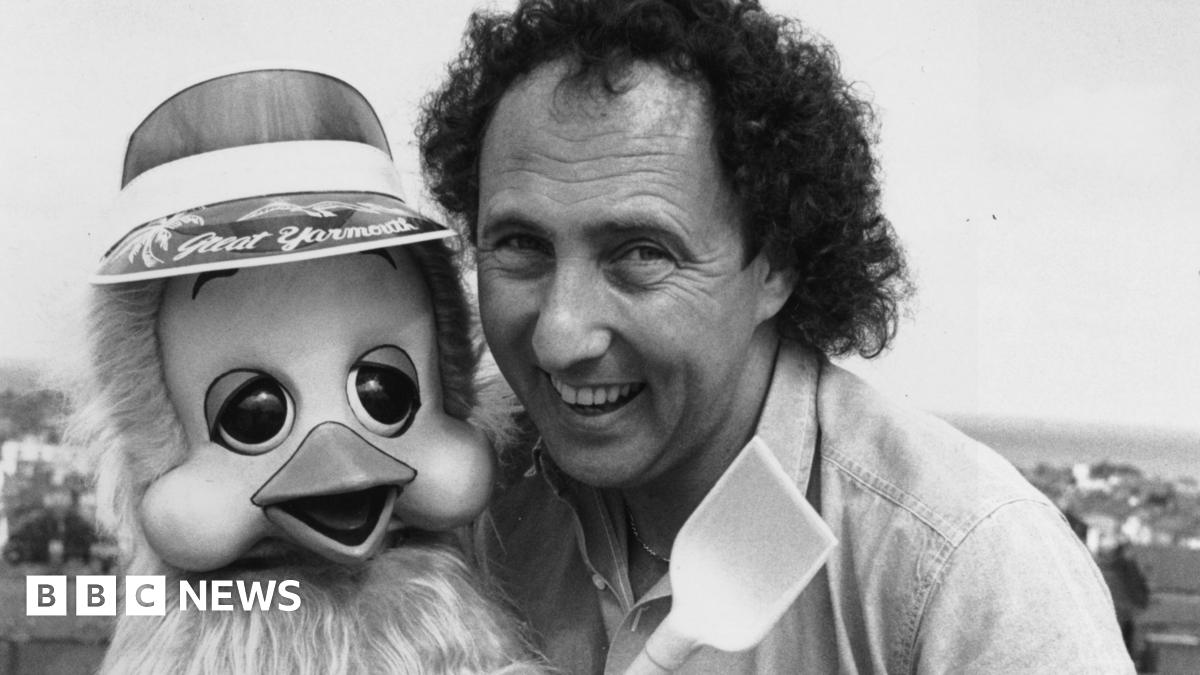 In pictures: Keith Harris - BBC News