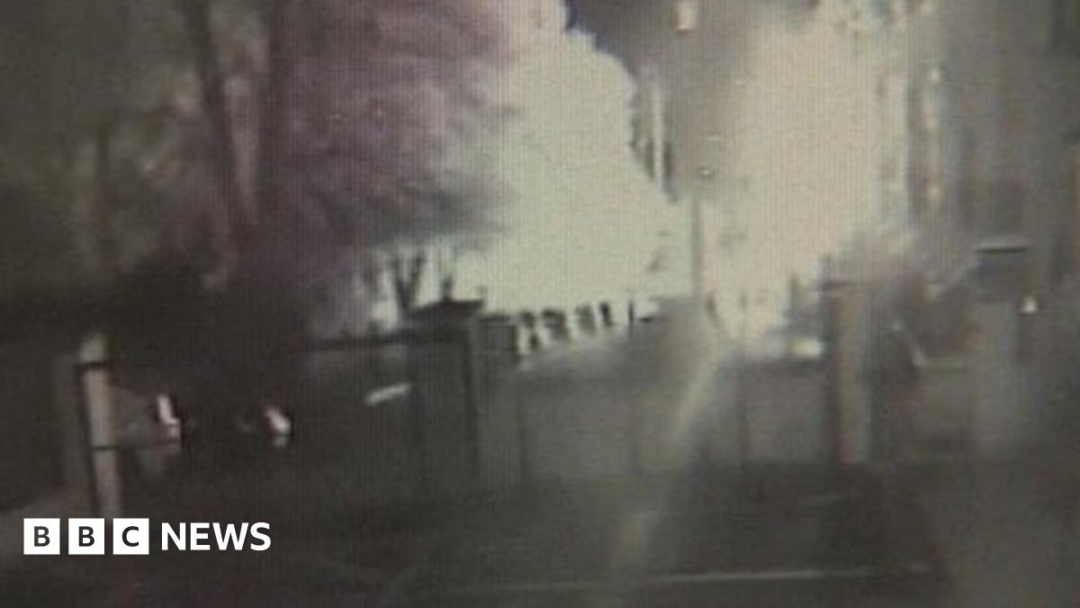 Alert follows explosion at Crawford Square in Derry - BBC News