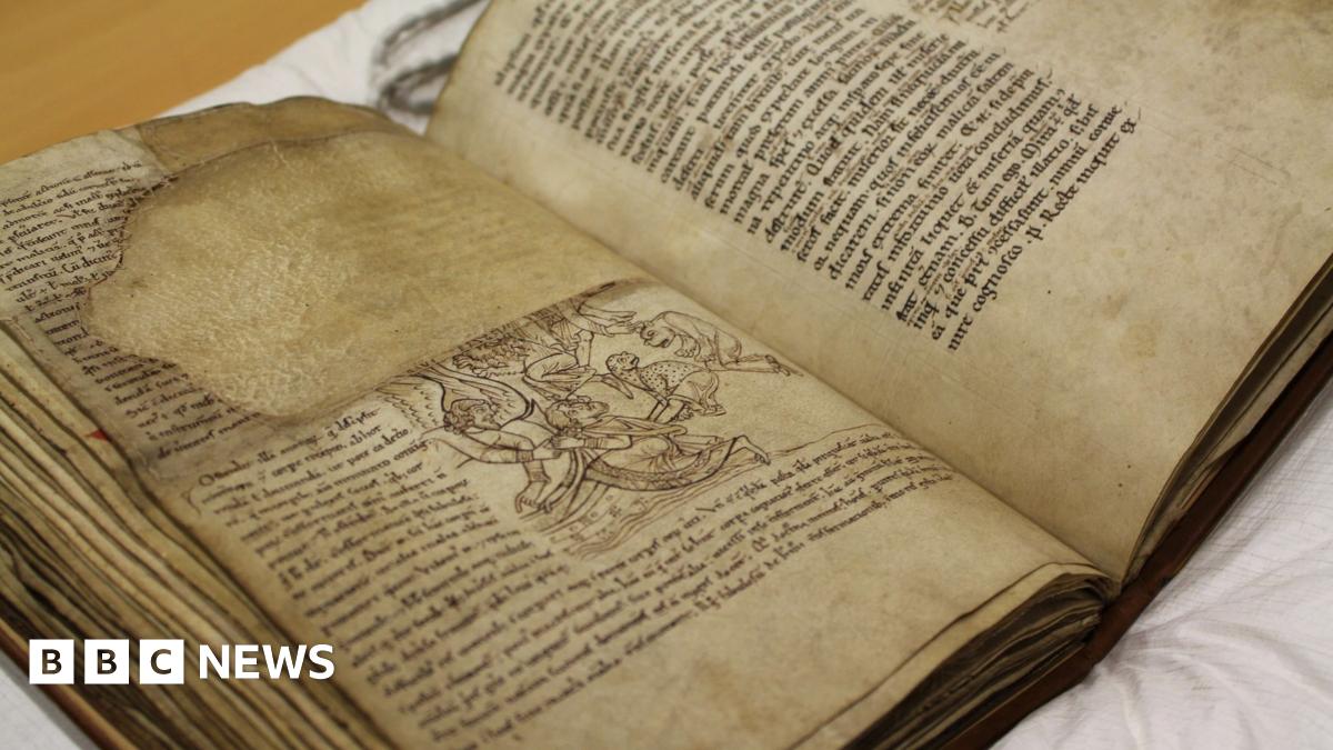 University of Glasgow researcher discovers 'oldest book' - BBC News