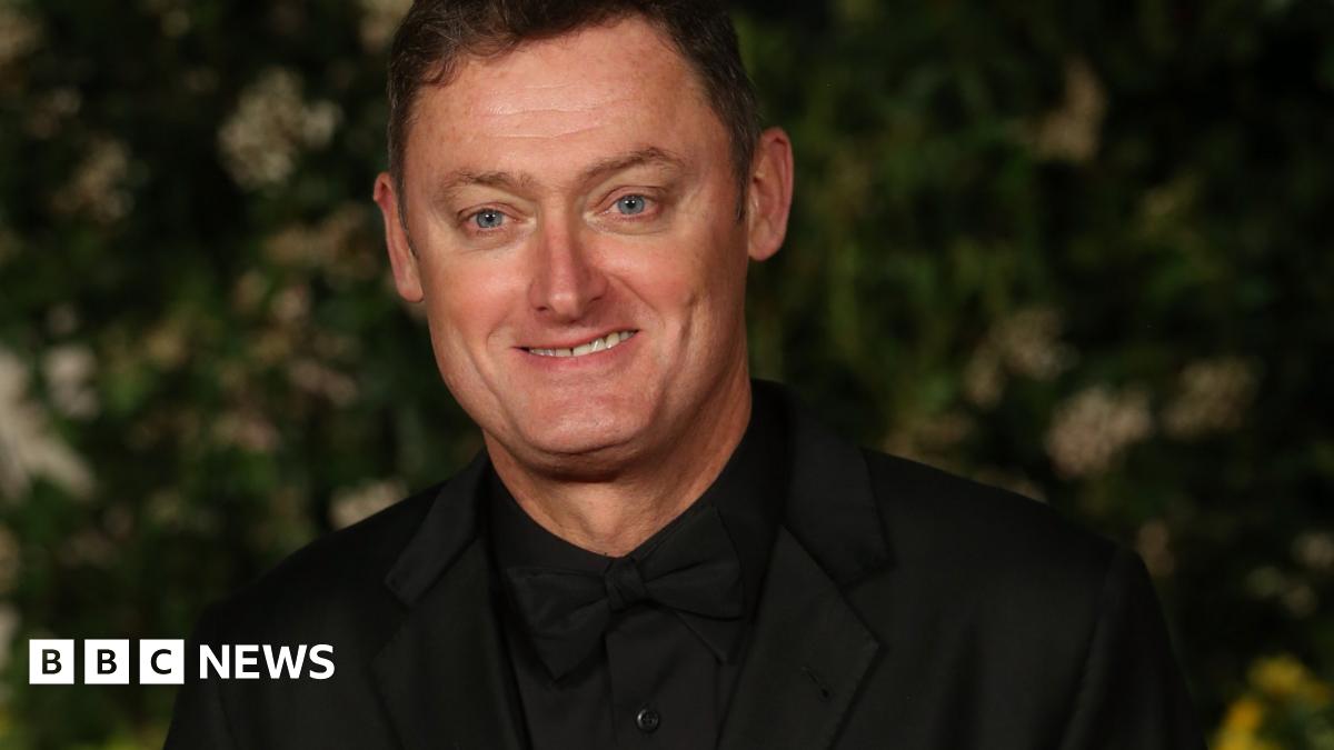 Bafta honour for Cilla writer Jeff Pope - BBC News