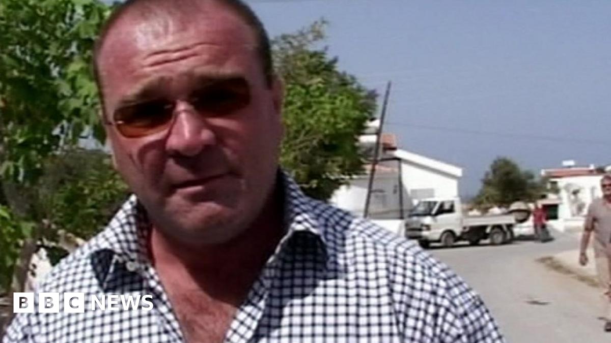 Gary Robb's property fraud victims in £1.3m payout - BBC News