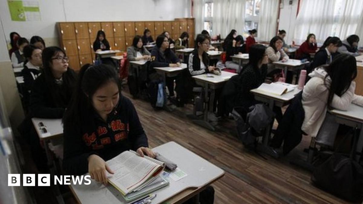 South Korea: Students hold snoozing contest - BBC News