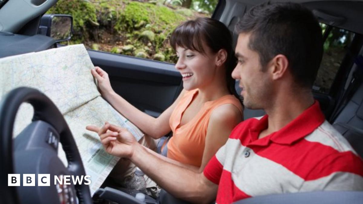 Five reasons why we should still read maps - BBC News