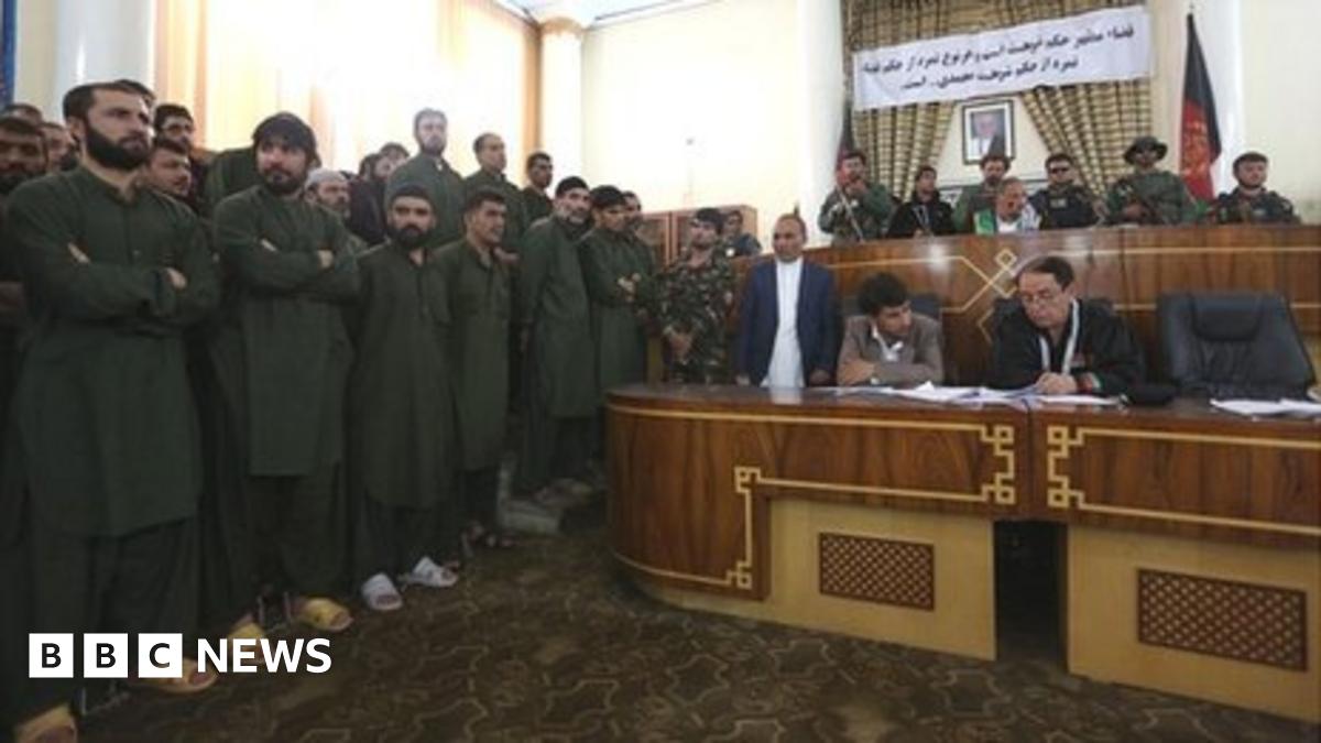 Trial begins in case of Kabul lynching of Farkhunda - BBC News