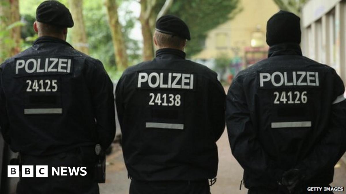 German 'neo-Nazi plot' suspects on trial in Munich - BBC News
