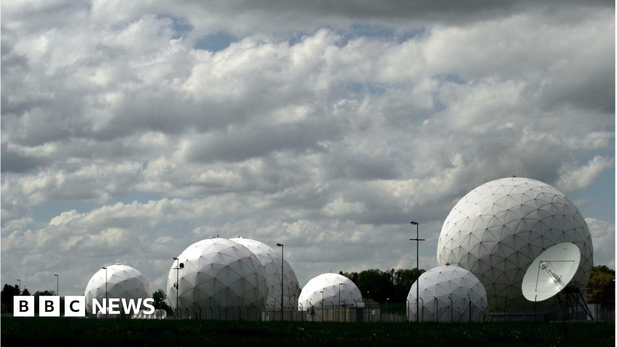 Germany spying scandal: BND 'reduces NSA co-operation' - BBC News