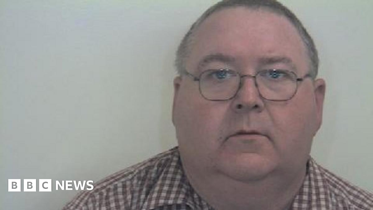 Rotherham child sex abuse youth worker Darren Swift jailed - BBC News