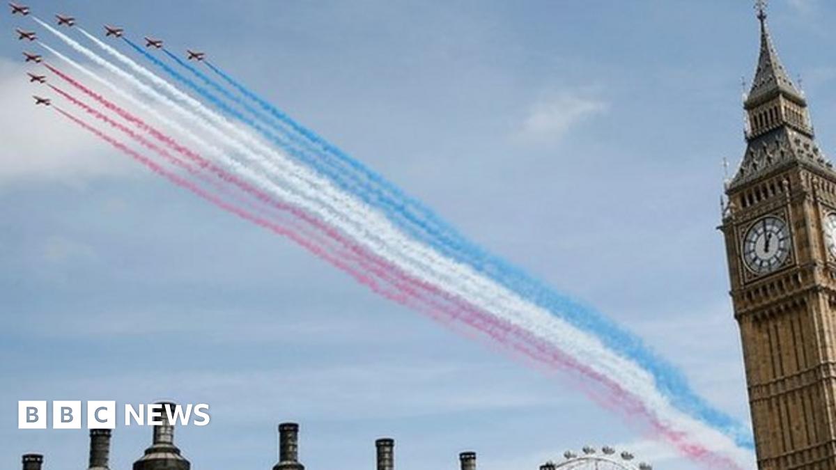 In pictures: VE Day commemorations - BBC News