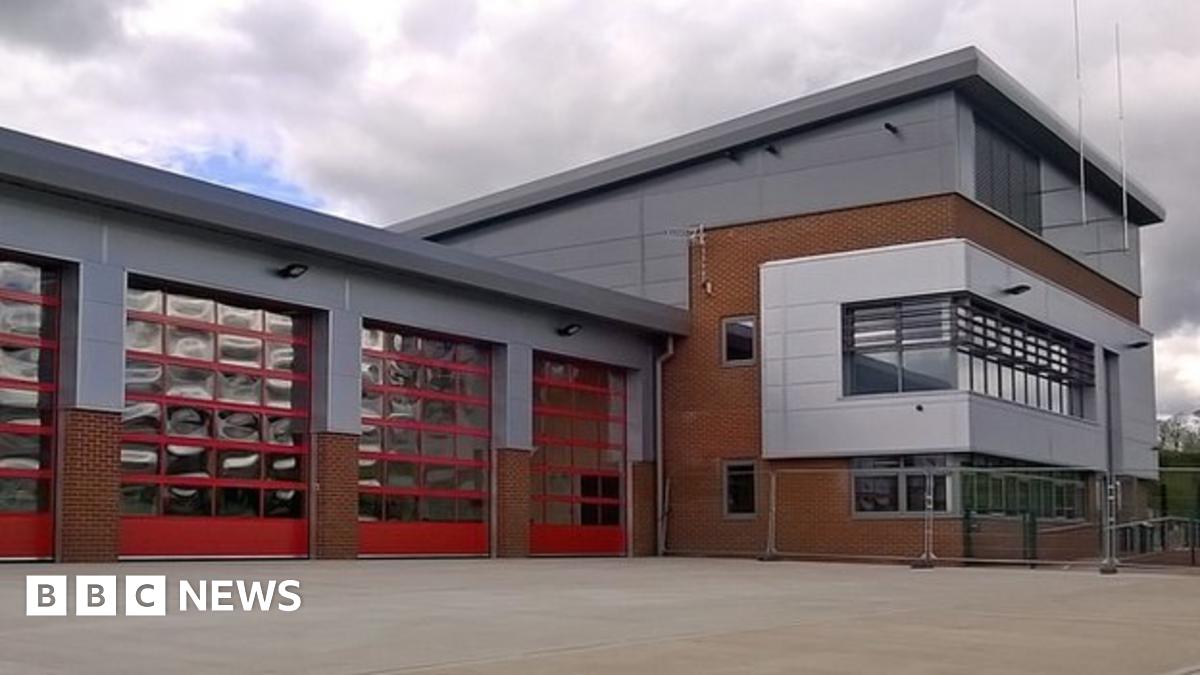 New Worcester fire station replaces ageing base - BBC News
