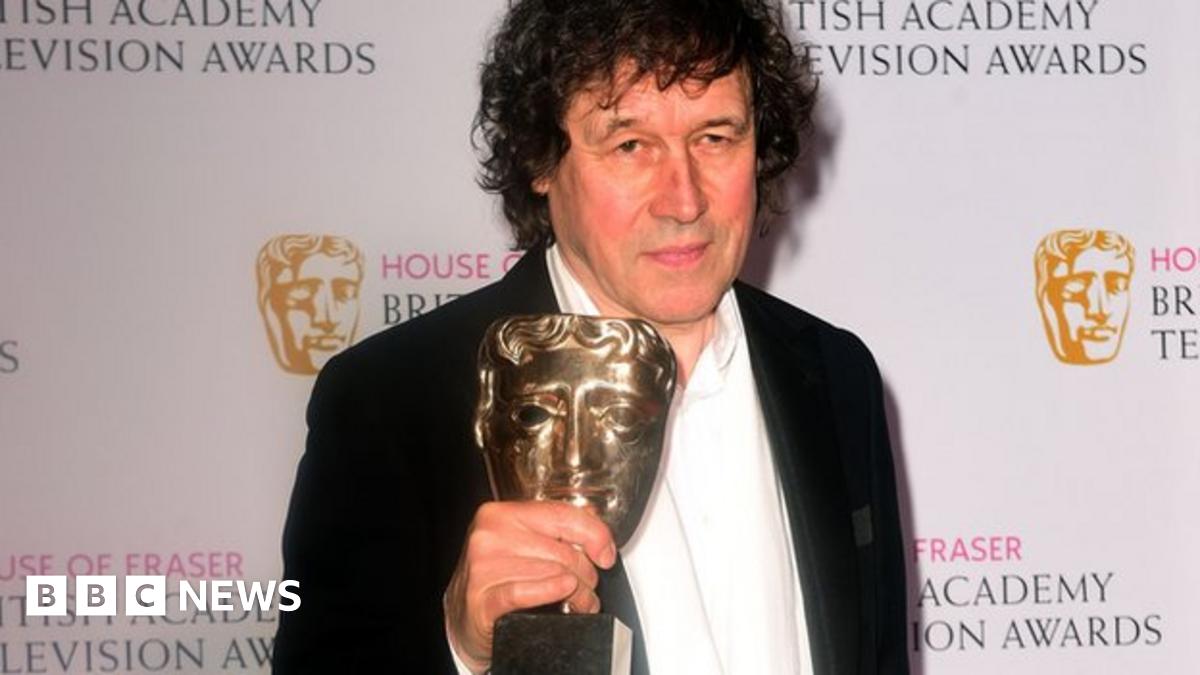 Stephen Rea wins Best Supporting Actor Bafta TV award - BBC News