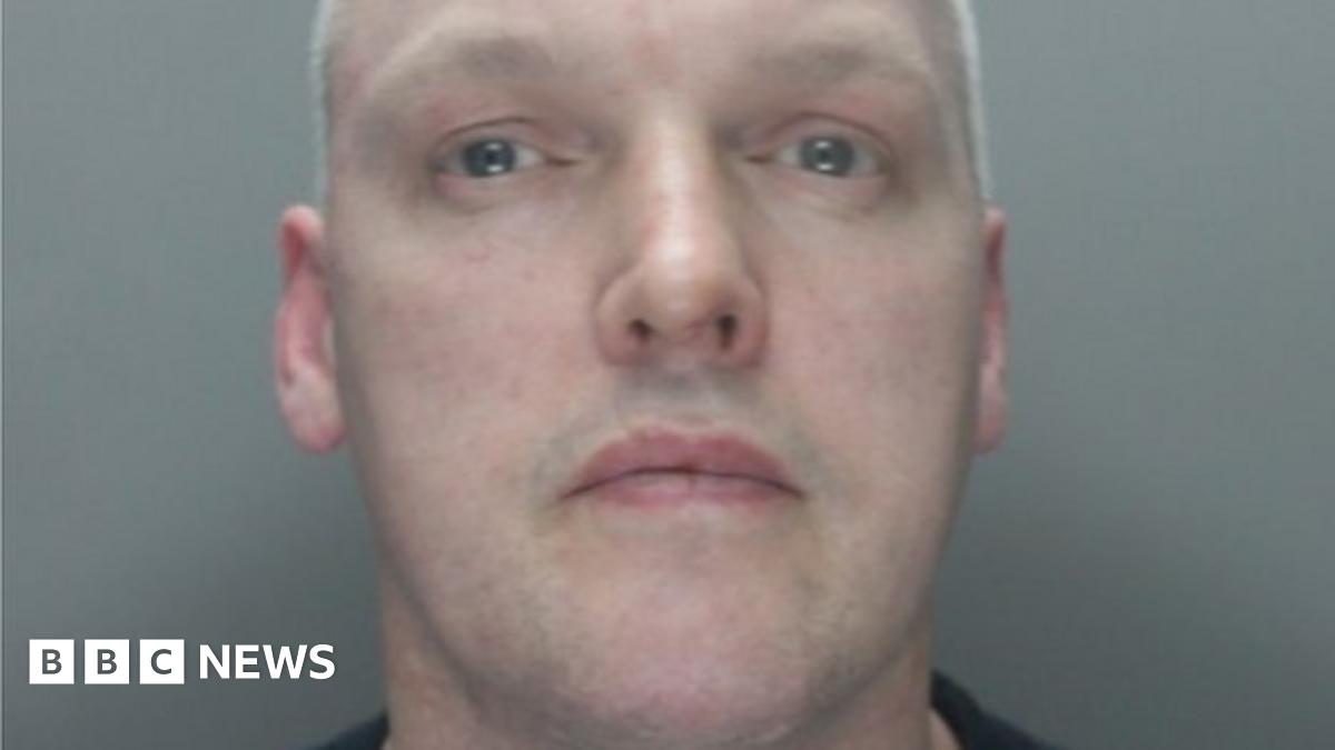 Prisoner Keir Michael gets life for HMP Altcourse death - BBC News