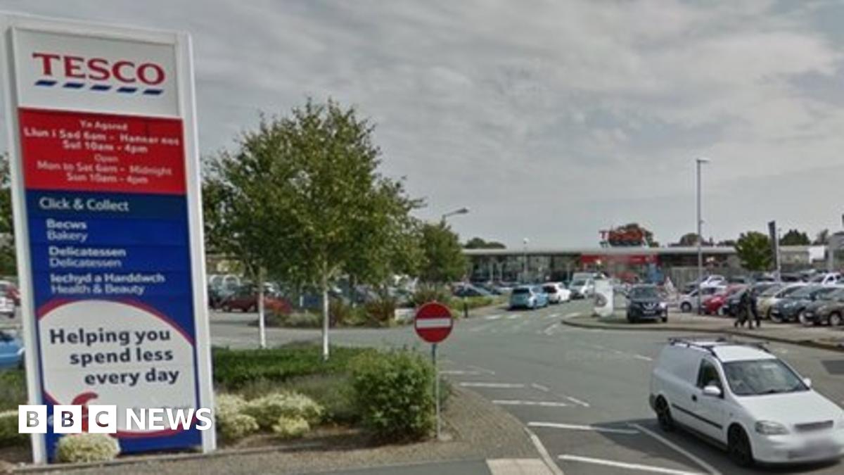 Couple jailed for £6,000 Tesco voucher fraud - BBC News