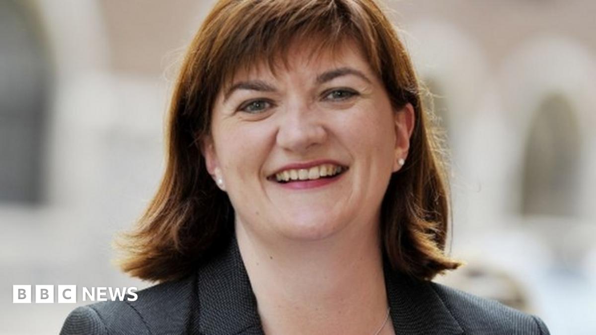 Nicky Morgan: Coasting schools 'face intervention' - BBC News