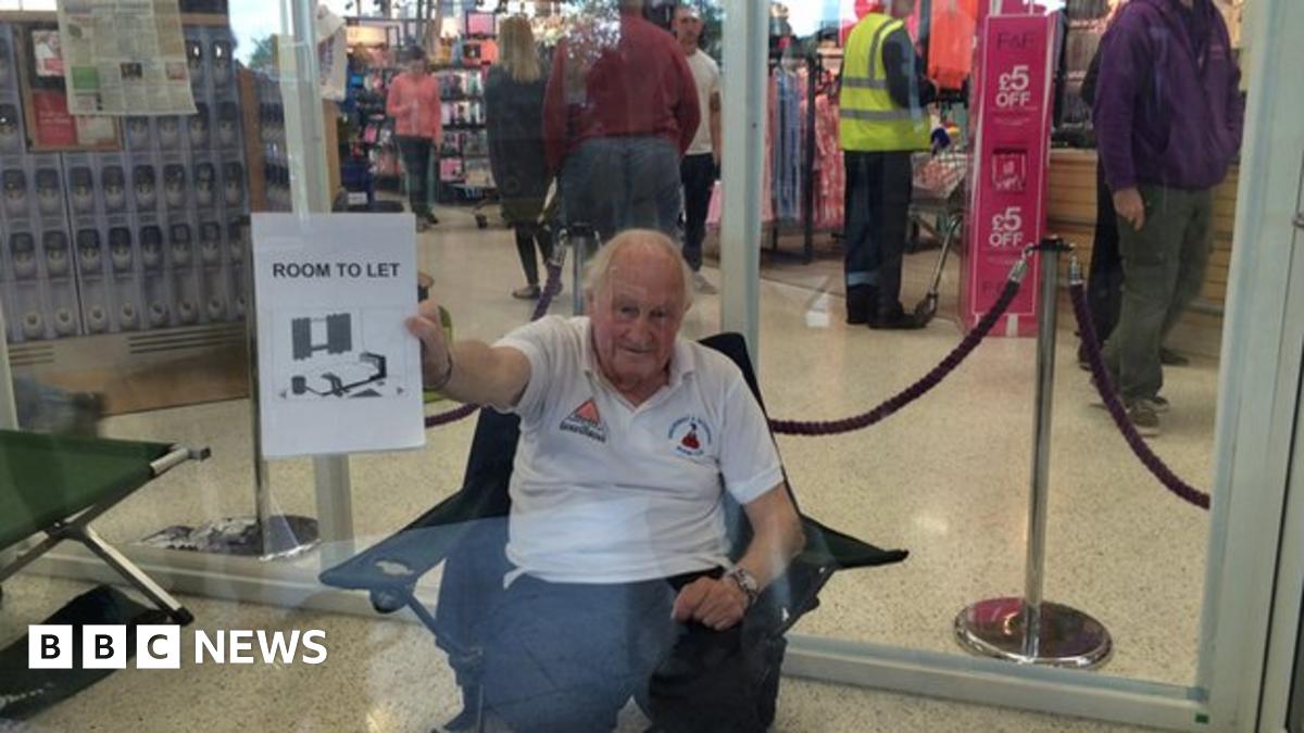 Colin Hough, 81, completes 50-hour perspex box challenge in Shrewsbury ...