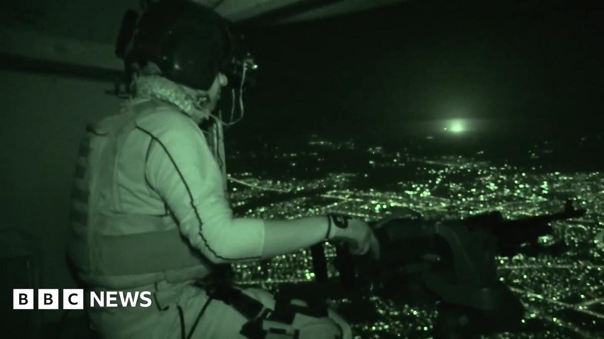 How the Iraqi army are bombing Islamic State in Mosul - BBC News