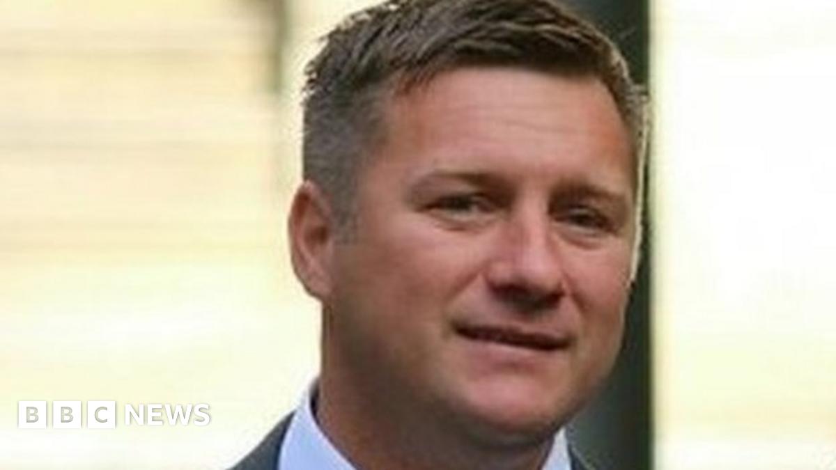 Met officer Andrew Ott guilty of London student protest assault - BBC News