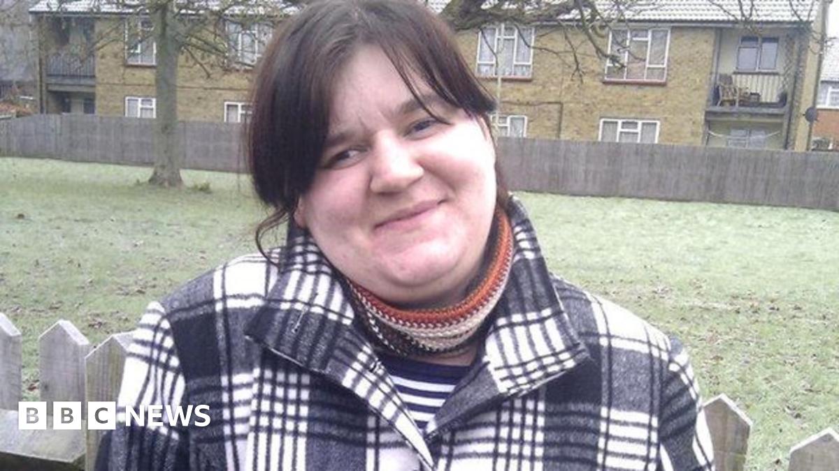 Cwmbran fire: Samantha Thomas died after fridge exploded - BBC News