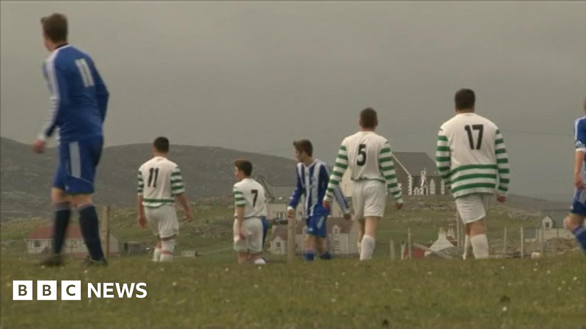 Eriskay's bumpy football pitch wows Fifa - BBC News