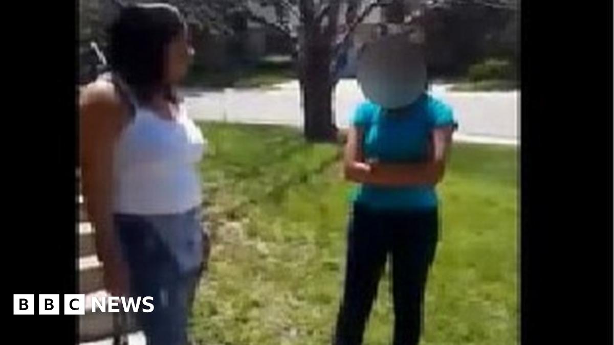 The mother who 'outed' her daughter's Facebook lie - BBC News