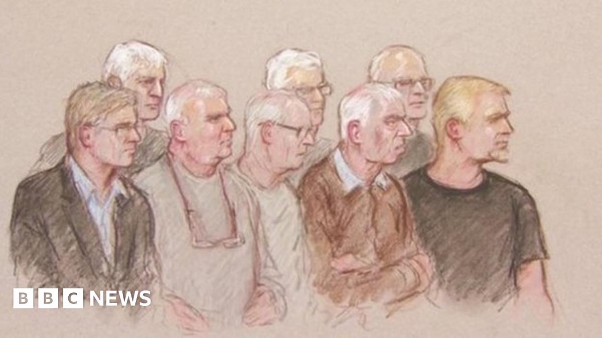 Hatton Garden raid: Eight men appear in court over burglary - BBC News