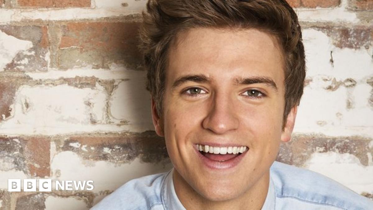 BBC Radio 1 DJ Greg James to get UEA honorary degree - BBC News