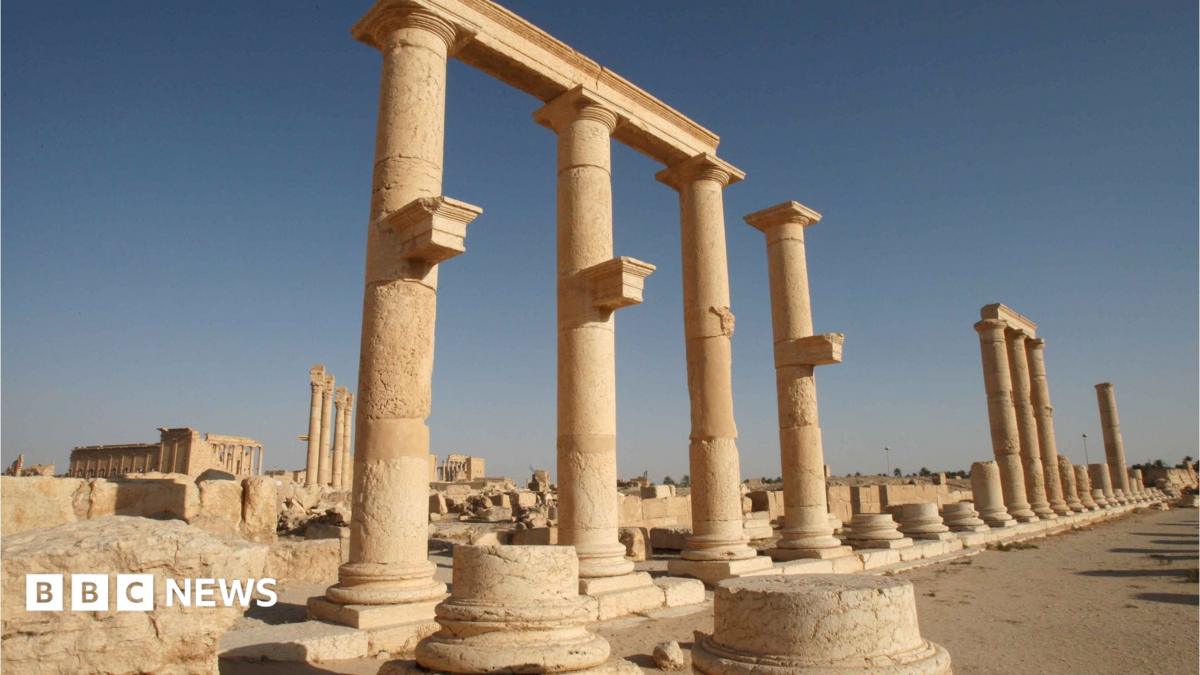 Palmyra: Syrian forces trapped civilians, UN says - BBC News
