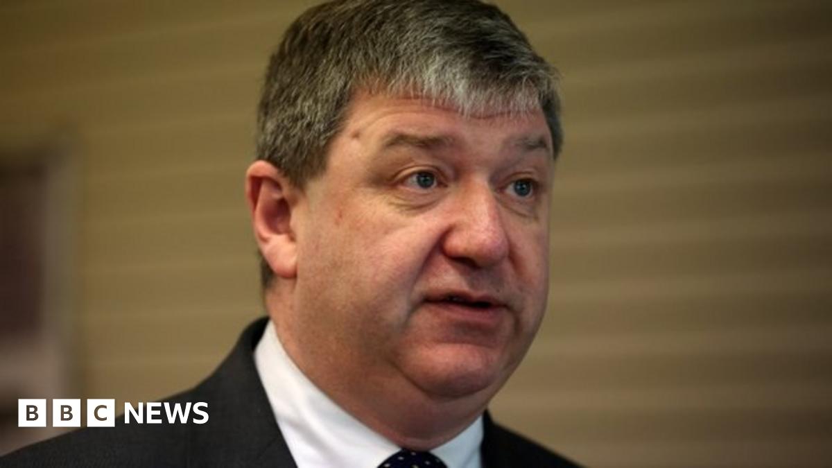 Carmichael: No party action over Sturgeon memo leak - BBC News