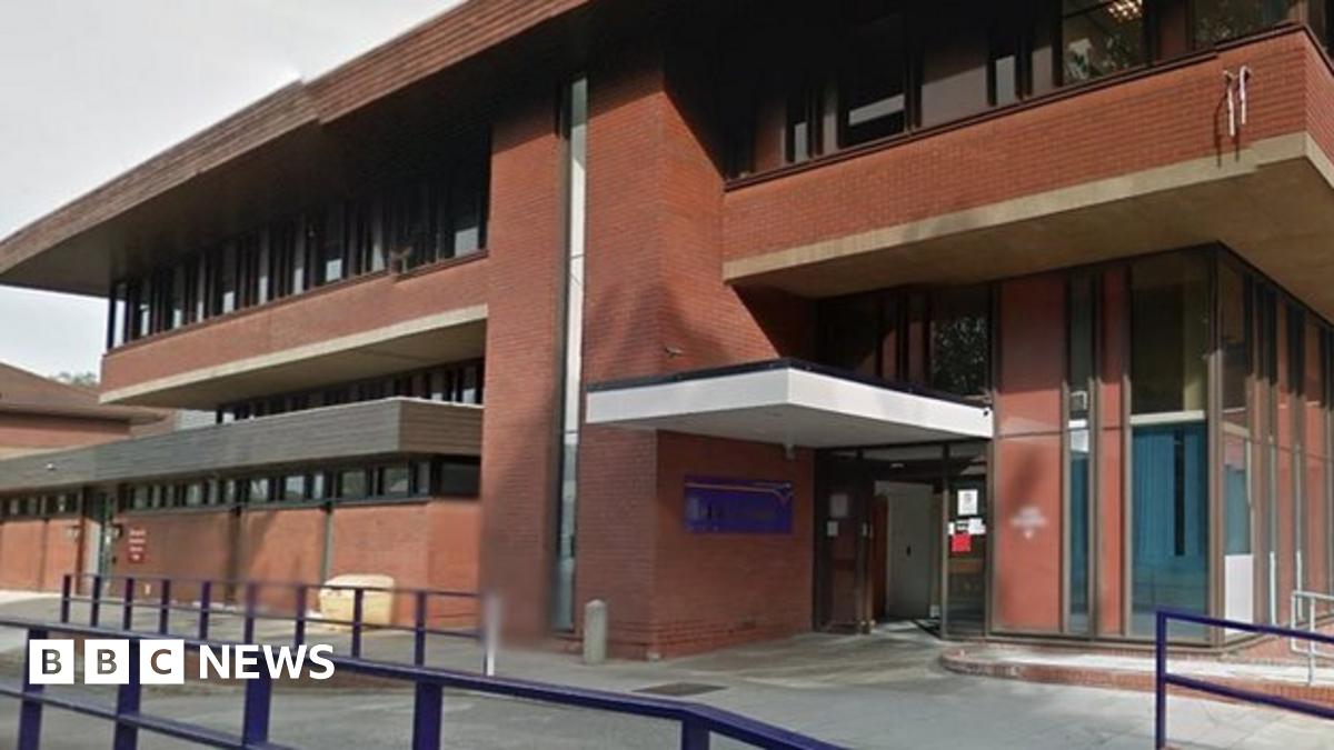 Liverpool Heart and Chest Hospital earns top ratings - BBC News