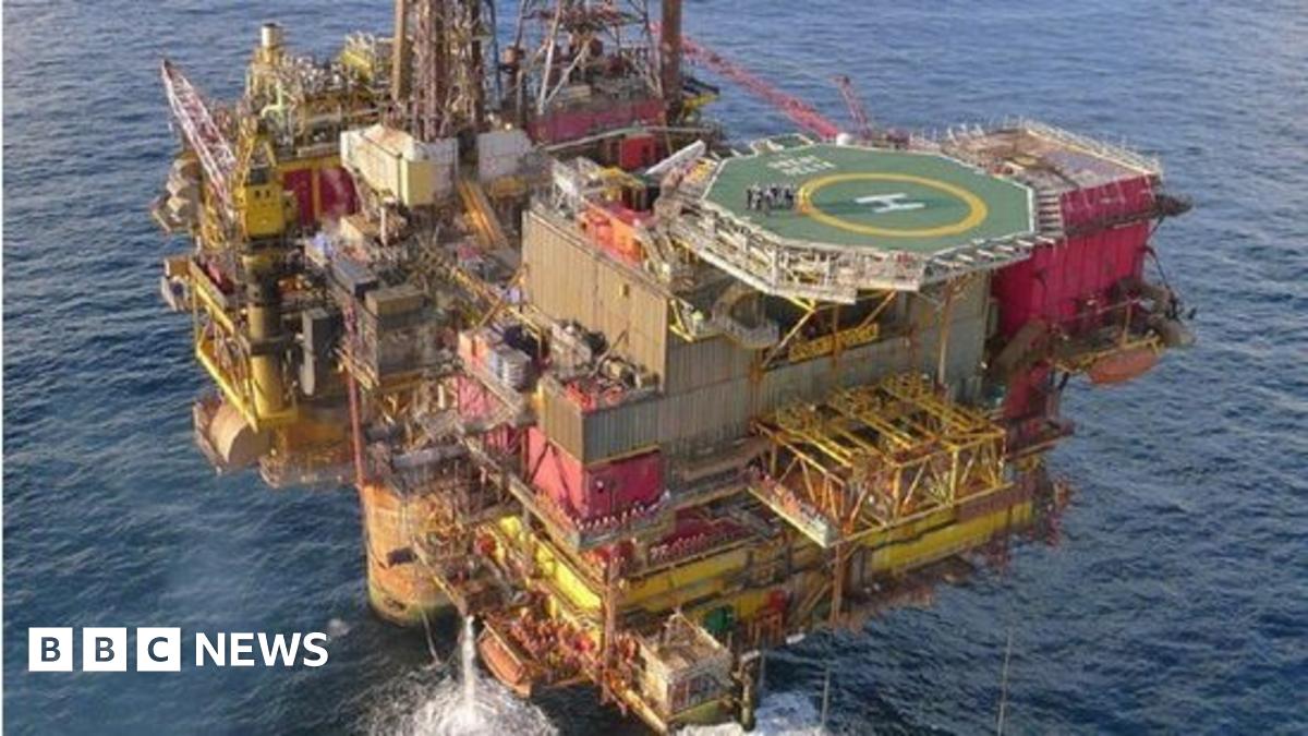Shell cleared to lift Brent Delta topside in one go - BBC News