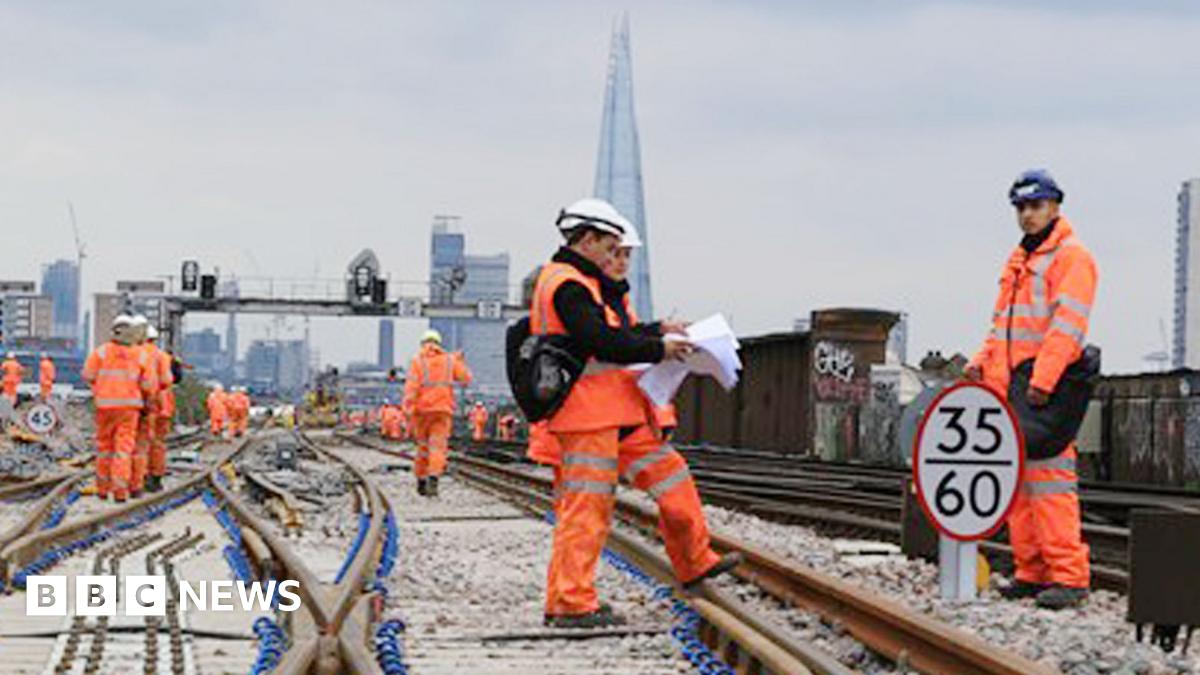 Network Rail profits halve as accounting changes bite - BBC News