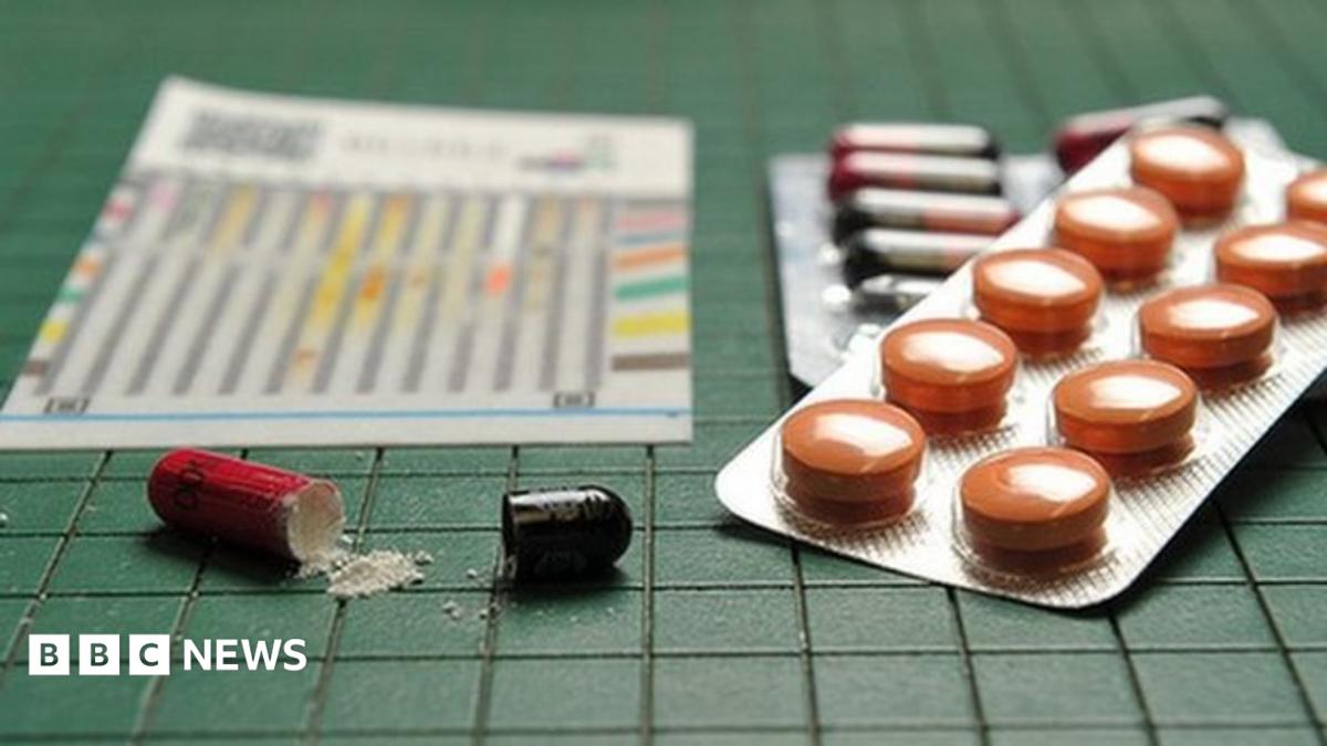 'Lab on a card' spots poor quality drugs that can kill - BBC News