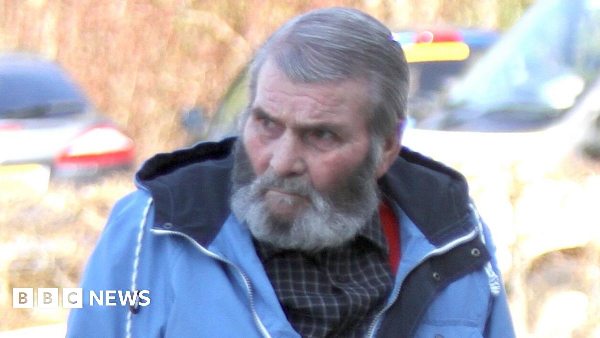 Ex-boxer Patrick Hutton jailed for attacking his family - BBC News