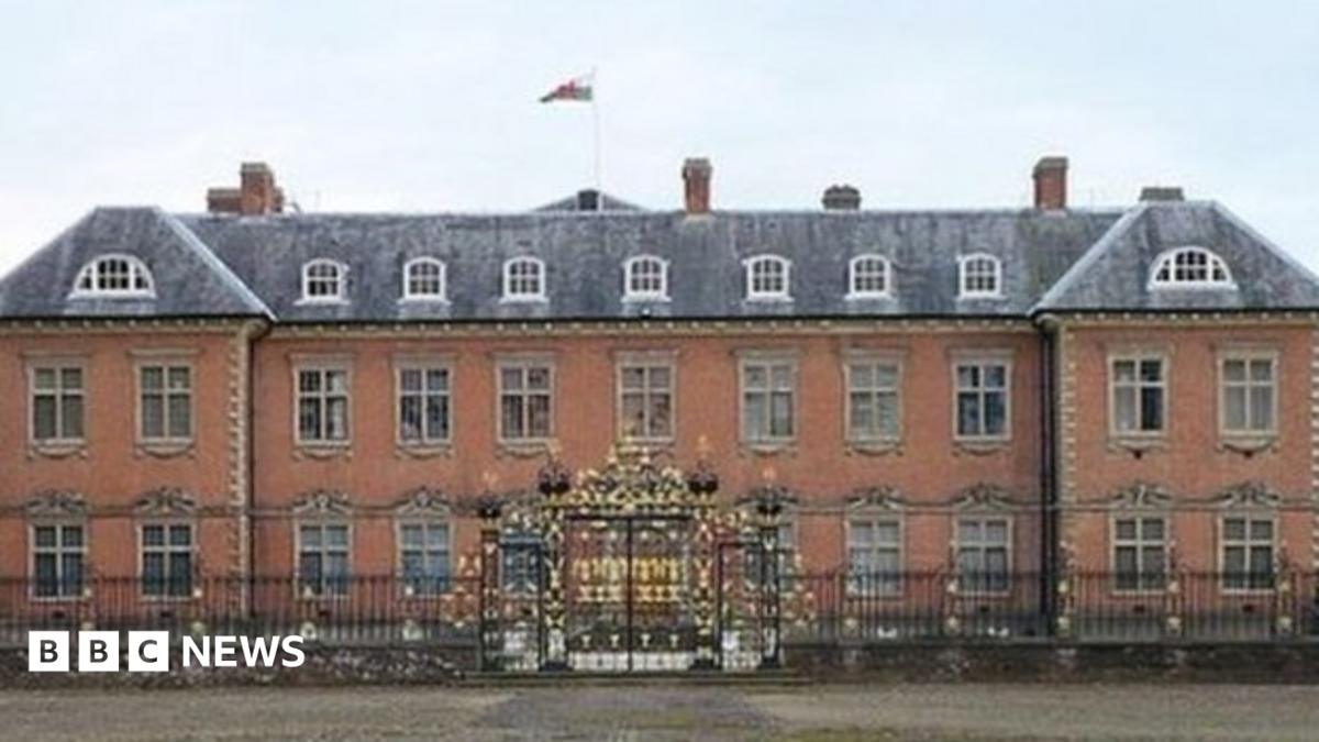 Tredegar House fire repairs to begin on workshops - BBC News