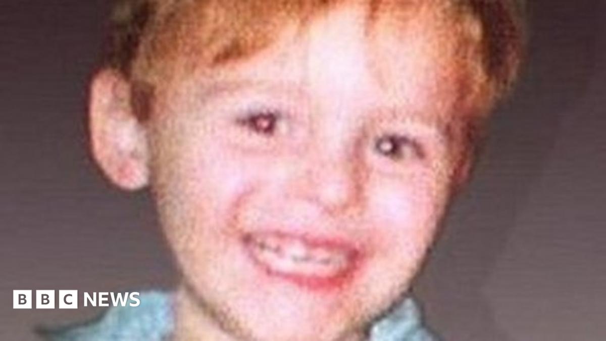 James Bulger: Protesters target charity dinner held in toddler's memory ...