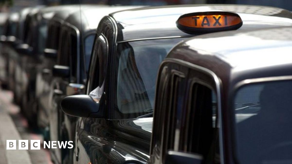 Derby City Council admits losing Hackney cab petition - BBC News