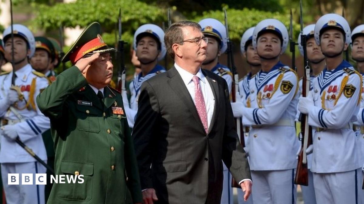 Ashton Carter seeks calmer waters in South China Sea - BBC News