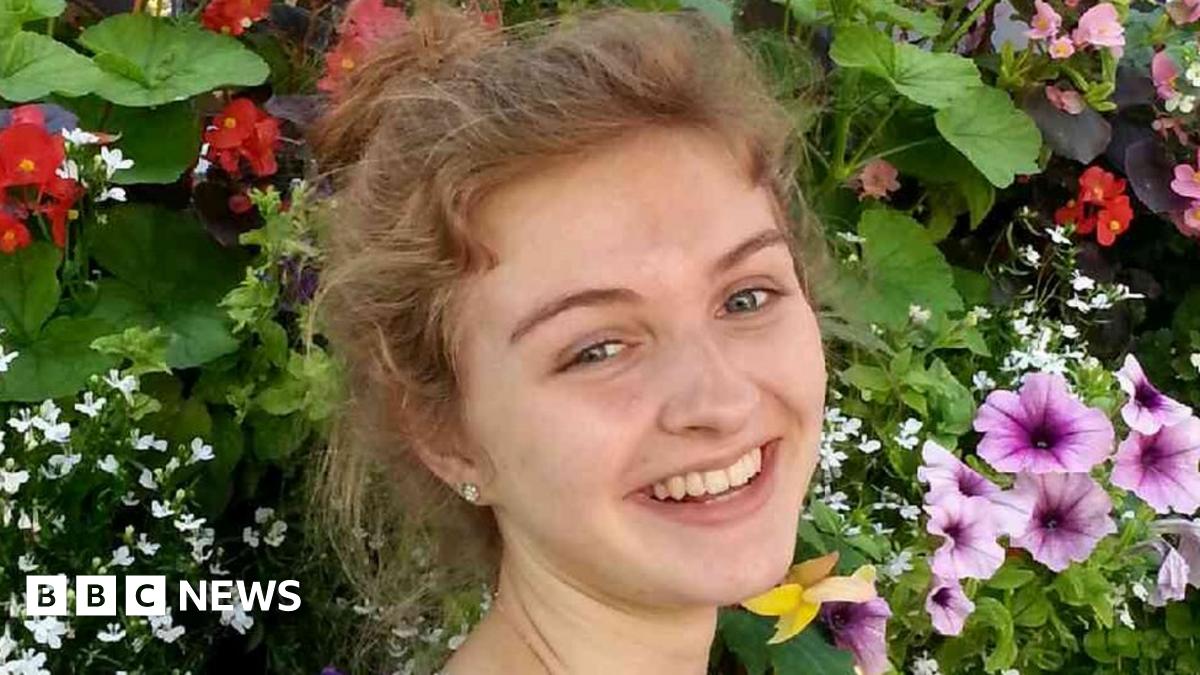 Eating disorder hospital admissions nearly double - BBC News