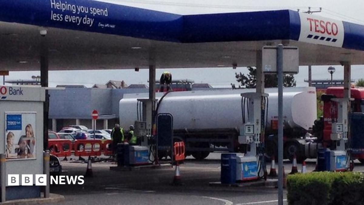 Tesco apologises to customers over Bangor 'fuel contamination' - BBC News