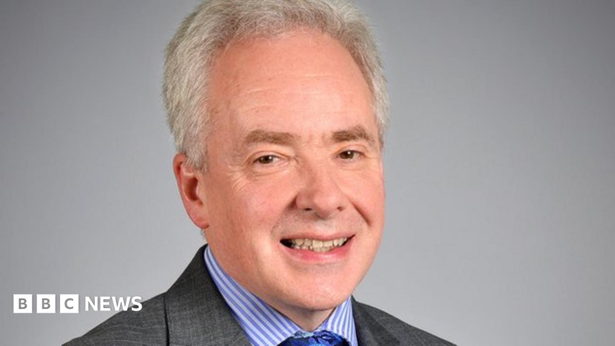 Malcolm Wright named as new NHS Grampian chief executive - BBC News