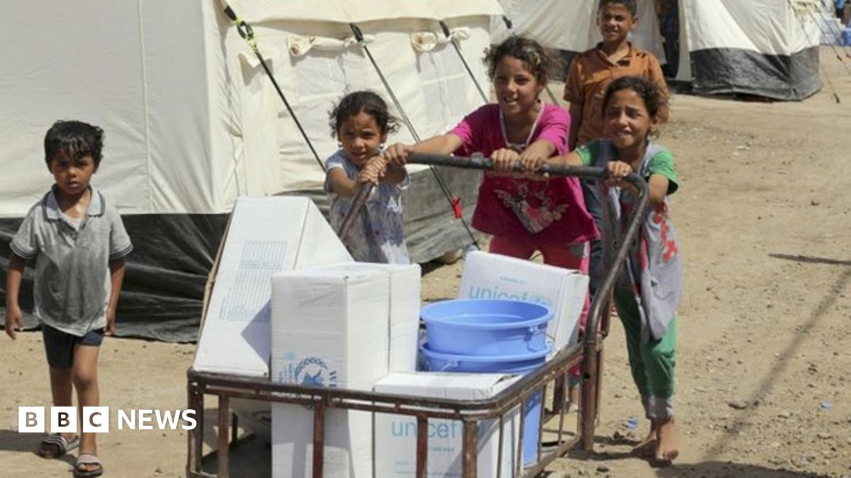 Iraqis at risk as UN says aid could be cut by 'more than half' - BBC News
