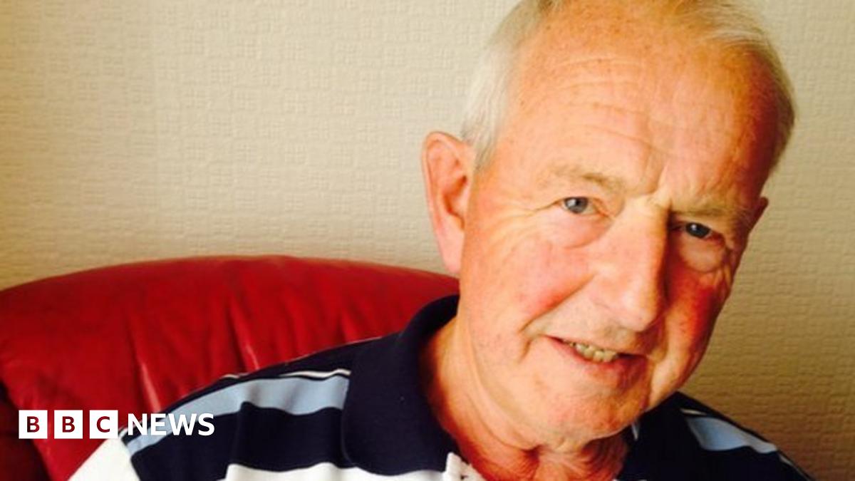 Steve Wright: Ipswich serial killer's father 'feels responsible' - BBC News