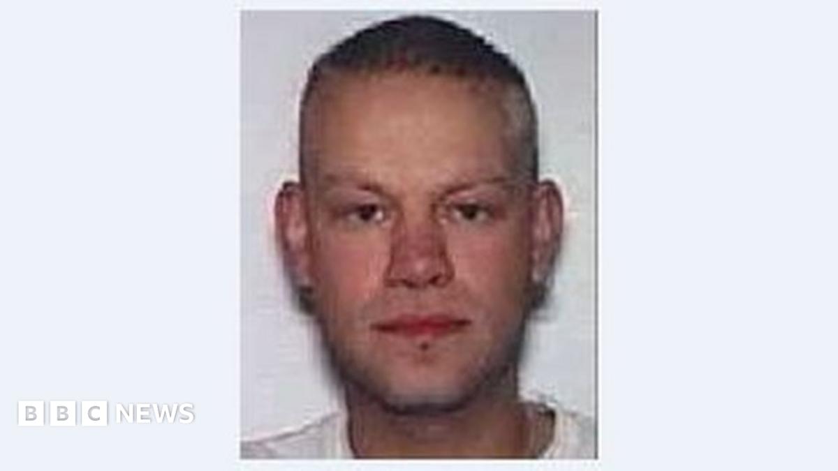 Missing man found 'safe and well' in Scottish Borders - BBC News