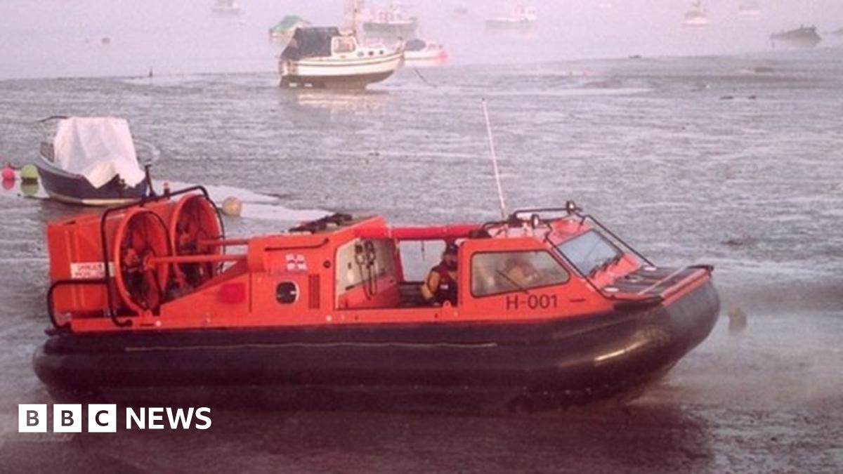 Yachtsman rescued from Sheppey mudflats - BBC News